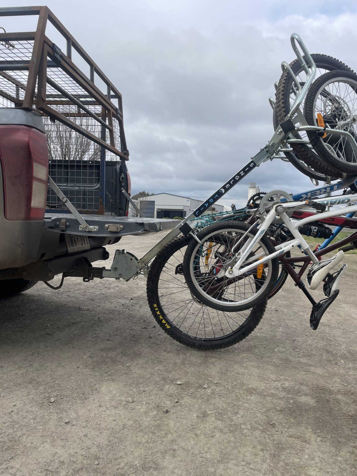 4 Bike SL100 Light Weight Shuttle Bike Rack - Single Trail Rack