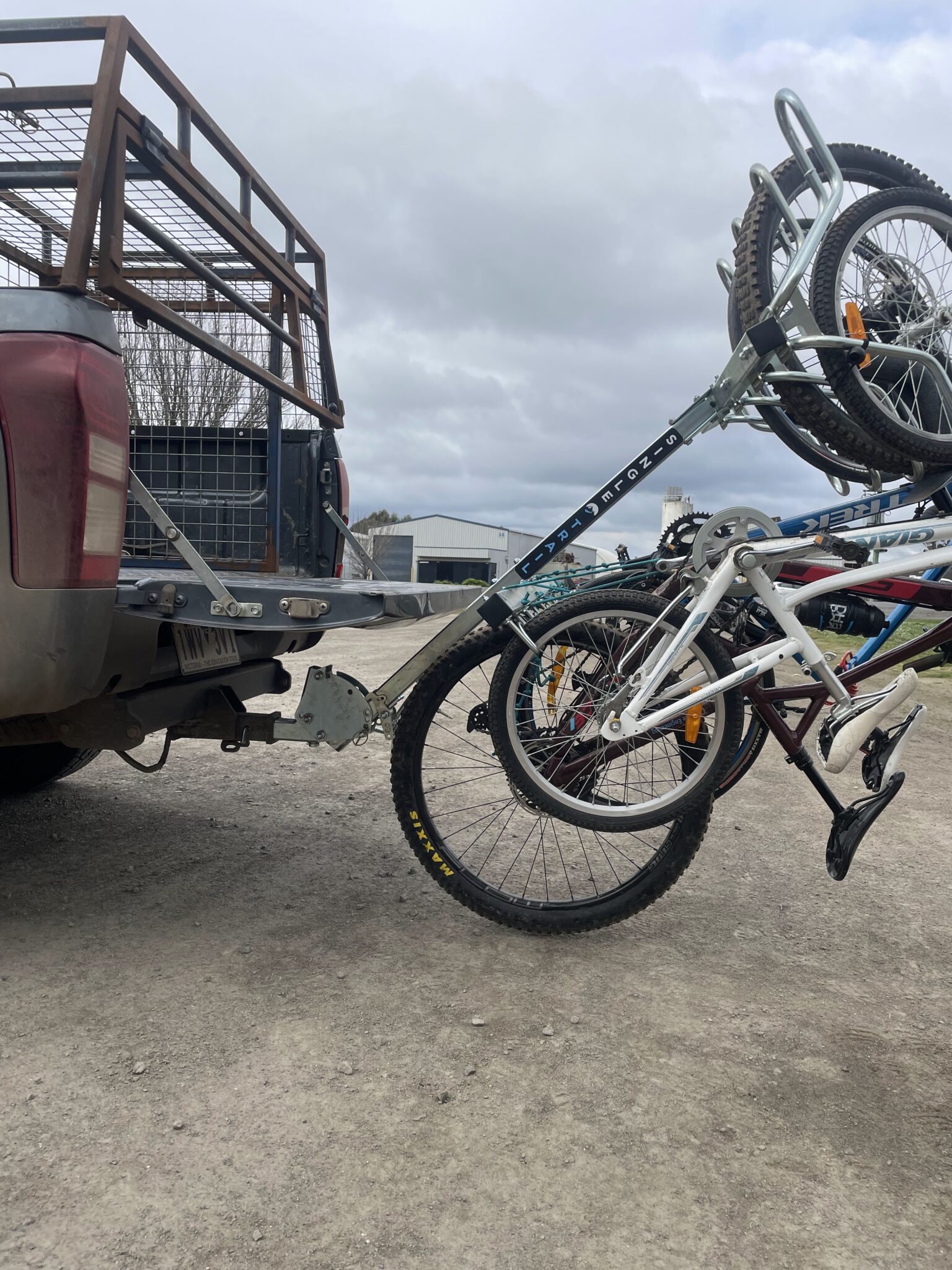 4 Bike SL100 Light Weight Shuttle Bike Rack - Single Trail Rack