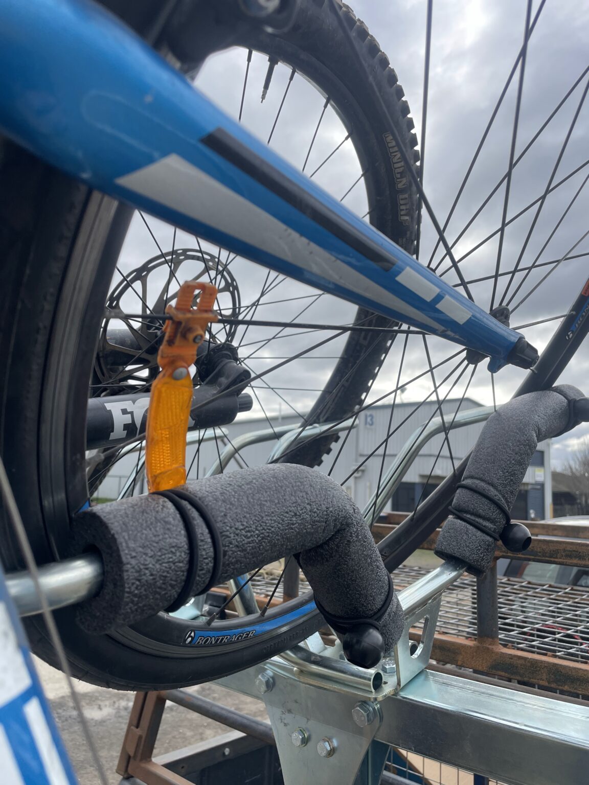 2 Bike SL100 Light Weight Shuttle Bike Rack - Single Trail Rack