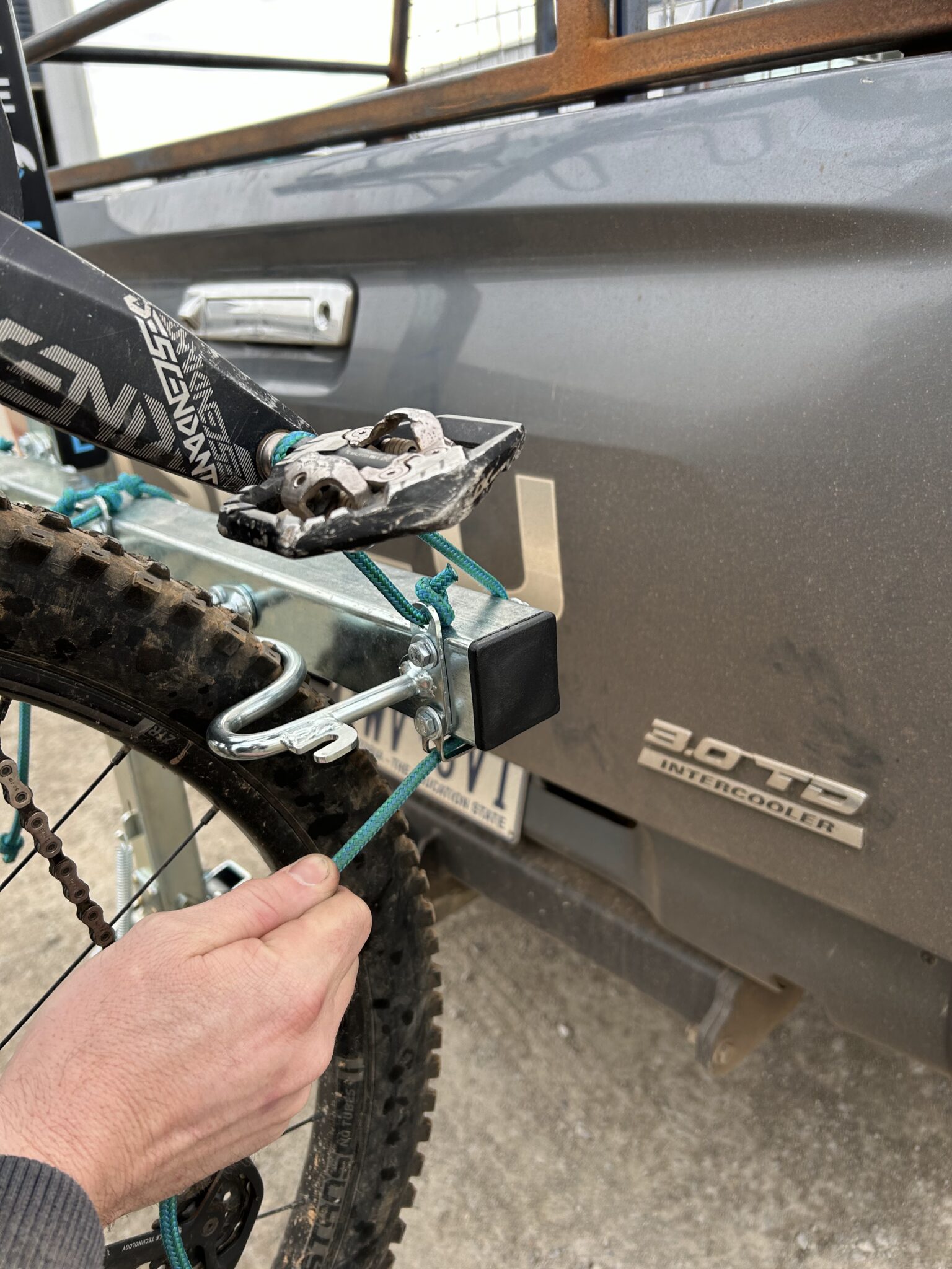 4 Bike SL100 Light Weight Shuttle Bike Rack - Single Trail Rack